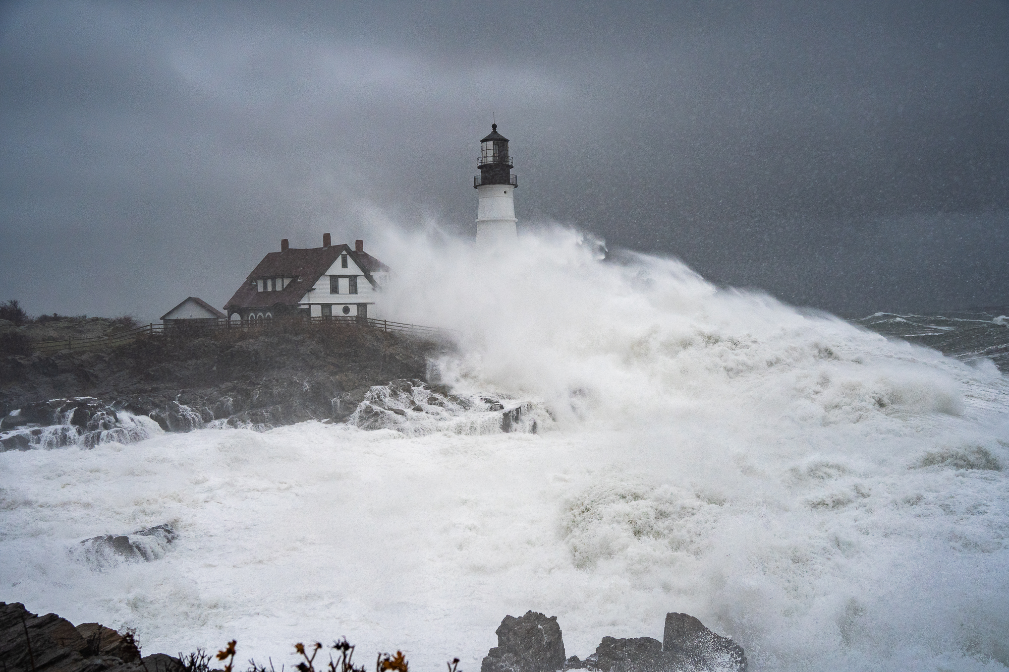 “Storm causes damage at beloved Portland Head Light in Maine” –WCVB5, Boston | Chuck Hill's CG Blog