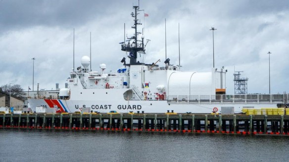 After Prototype SLEP USCGC Seneca still has her 76mm | Chuck Hill's CG Blog